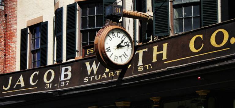 8 Old-Fashioned Restaurants Everyone Should Visit at Least Once in ...