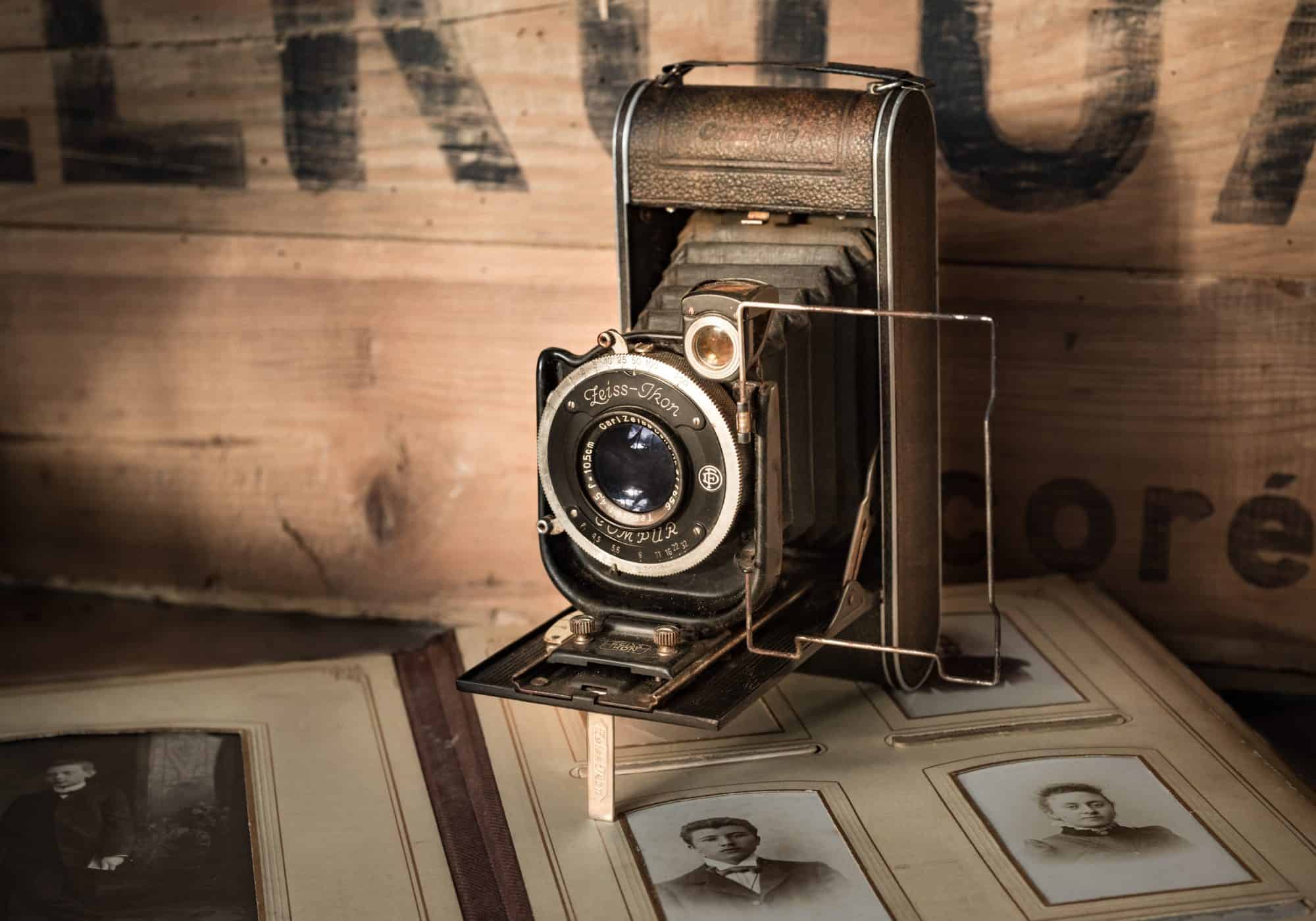 The Differences Between Antique, Vintage and Collectible Items - Sammy ...