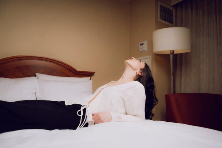 How to Create a Comfortable Sleep Environment for Hot Weather - Sammy D ...